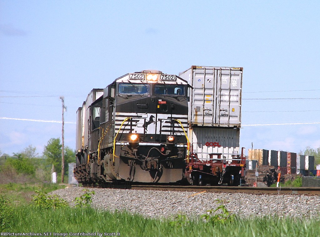 NS 7502 NS 24Z meets the tail of 23W